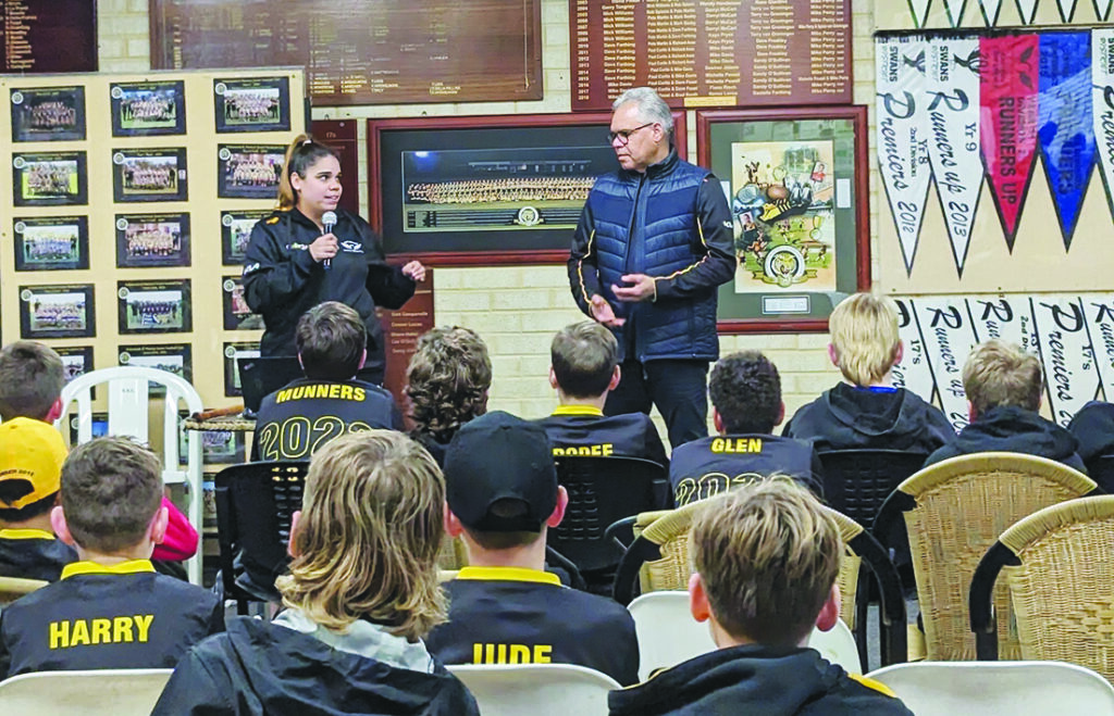 Aussie rules legend Phil Narkle visits Kalamunda - Echo Newspaper