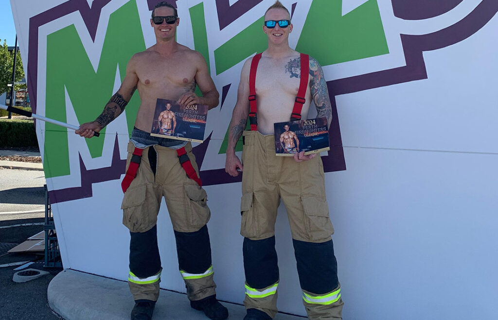 Firefighters washing windows for a good cause at Muzz Buzz - Echo Newspaper