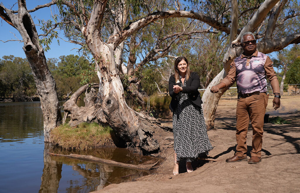 Lilac Hill foreshore revegetation is underway - Echo Newspaper